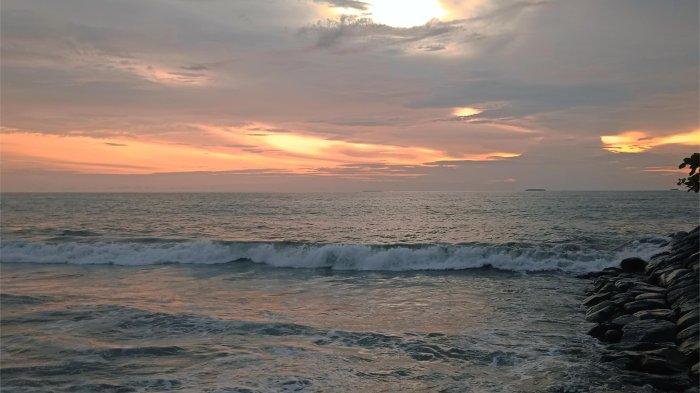Ayo! Ngabuburit di Taplau Pantai Padang: Menikmati Sensasi Bukber ...