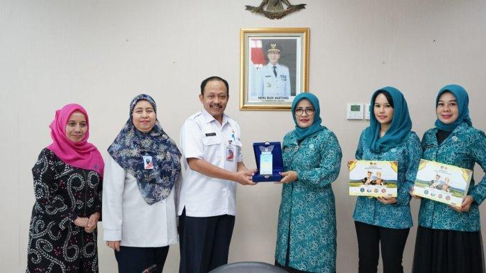 Kembangkan Aplikasi Simsalabim, TP-PKK Solsel Lakukan Sharing Informasi - Tribunpadang.com