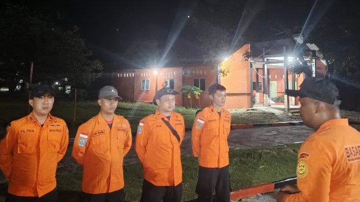 Basarnas Pasaman Turunkan 4 Personel untuk Cari Remaja Hanyut di Pantai ...