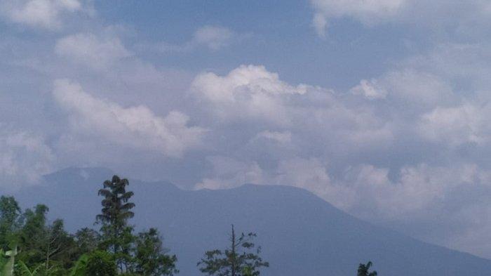 Sabtu Pagi, Gunung Marapi Kembali Erupsi Semburkan Abu dengan Ketinggian 800 Meter di Atas ...