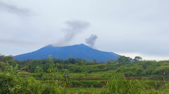 Erupsi Gunung Marapi Sumbar Lontarkan Abu Vulkanik 300 Meter, BMKG ...