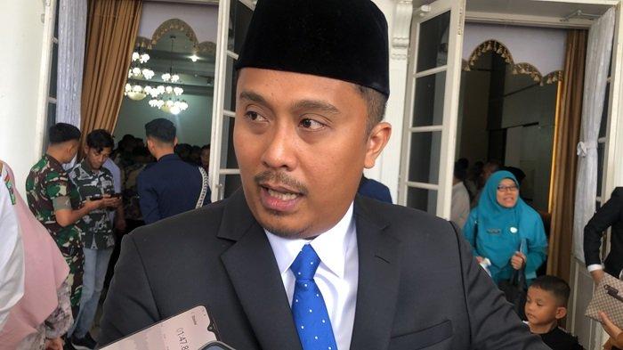 Pemprov Sumbar Perkuat Unsur Budaya Minangkabau di BIM, Petugas Bandara Pakai Pakaian Adat ...