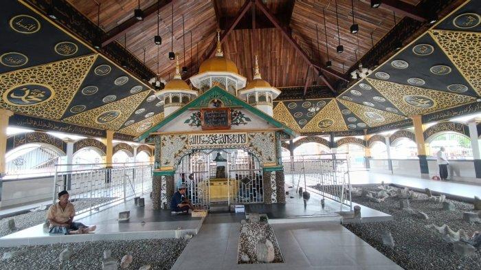 Wisata Sumatera Barat: Makam Syekh Burhanuddin, Ulama Terkemuka ...