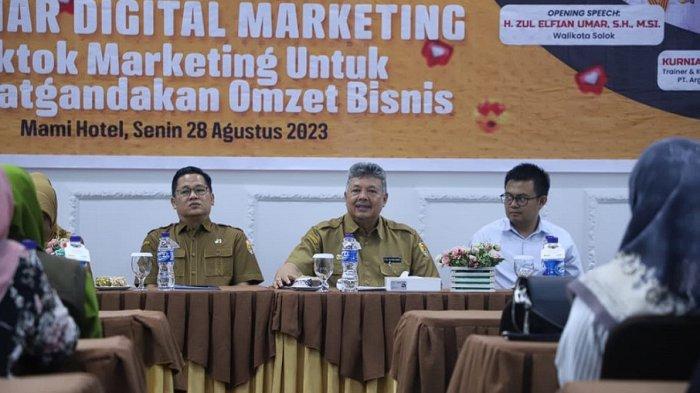 Wali Kota Solok Zul Elfian Buka Secara Resmi Seminar Digital Marketing ...