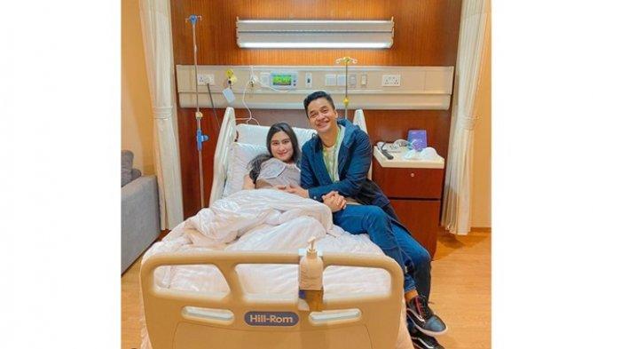 Selamat, Adly Fairuz dan Angbeen Rishi Dikaruniai Anak Pertama di Awal ...