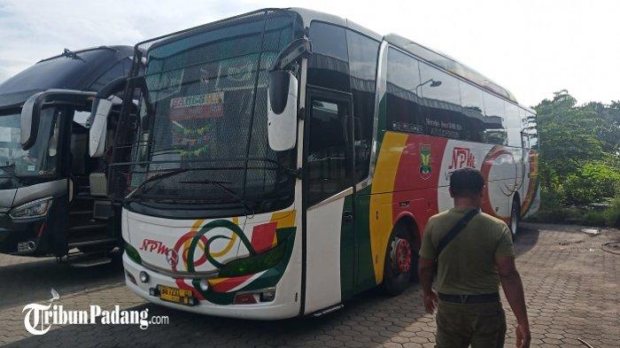 Lusa, Bus NPM di Padang Mulai Parkir, Kembali Beroperasi pada 18 Mei ...