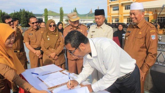 Pemkab Pasaman Barat Terima Bantuan Rp101 Juta dari Wilmar Group Bantu Penanggulangan Kemiskinan ...