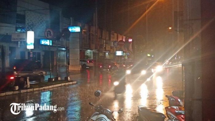 Hujan Guyur Padang, BPBD Keluarkan Peringatan Waspada Banjir, Longsor dan Pohon Tumbang ...