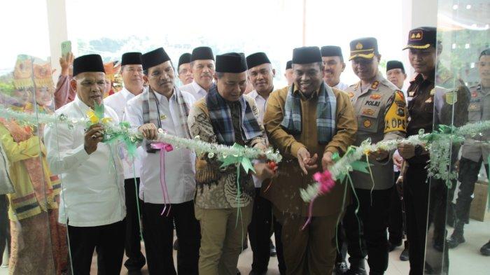 Kemenag Resmikan Gedung Pusat Layanan Haji dan Umrah di Padang Pariaman ...