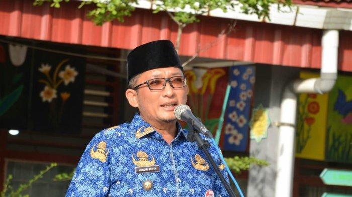 Wako Hendri Septa Jadi Pembina Upacara dan Serahkan KTP bagi Siswa SMAN ...