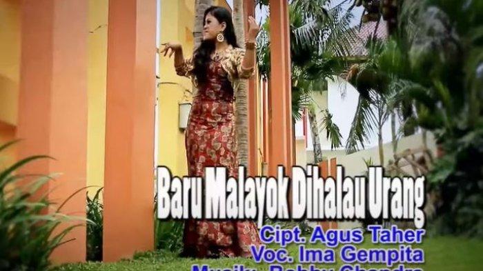 Arti Lirik Lagu Minang Baru Malayok di Halau Urang, Lirik Manangih Sipatuang Nak Inggok ...