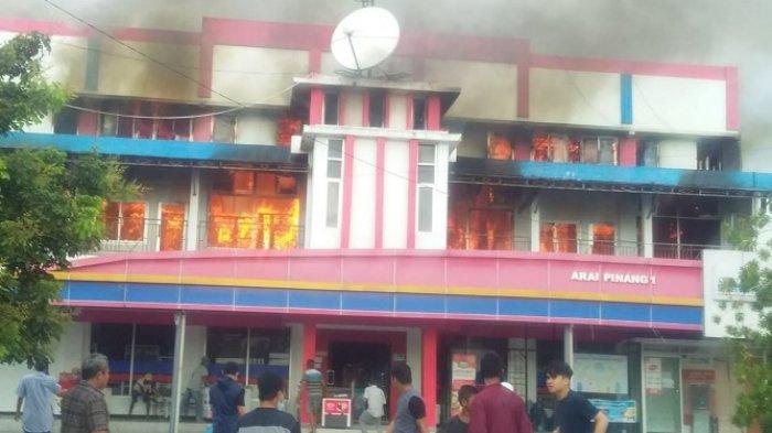Lantai 2 Swalayan Sastra Mart Padang yang Terbakar Ternyata Rumah ...