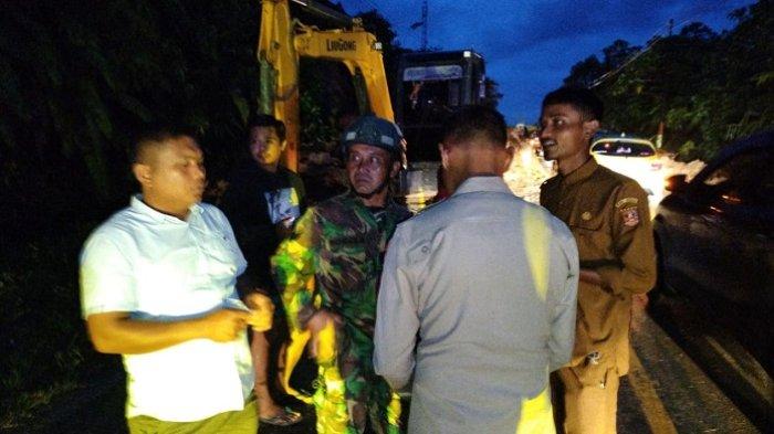 Longsor di Palembayan Agam, Jalur Manggopoh-Simpang Empat Terganggu ...