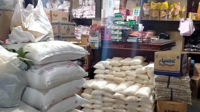 Jelang Ramadan, Permintaan Gula Pasir di Pasar Raya Solok Masih Rendah ...