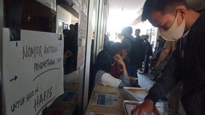 Pemohon SKCK Meningkat, Polresta Padang Batasi Nomor Antrean Hindari Kerumunan - Tribunpadang.com