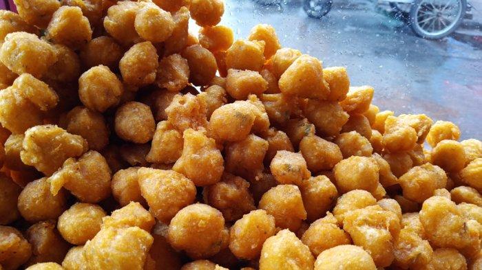 Cara Membuat Sala Lauak Khas Pariaman, Gorengan Bulat yang Sangat ...