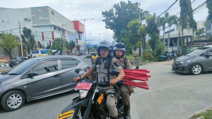 Razia Satpol PP Padang di Perempatan Jalan Amankan Badut Penjual Sapu hingga Pak Ogah ...