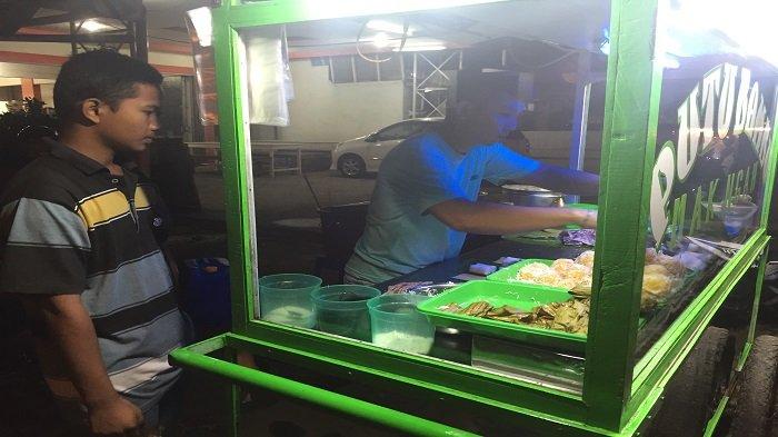 Usaha Jajanan Tradisional Putu Bambu Mak Ngah Omzet Per Hari Capai Rp 1 ...