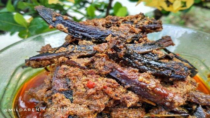 Resep dan Cara Membuat Rendang Belut (Baluik), Goreng Dulu Belutnya ...