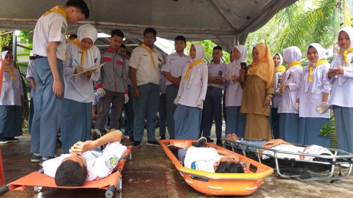 Edukasi Bencana, Ratusan Siswa SMA Adabiah 2 Padang Ikut Simulasi Gempa ...