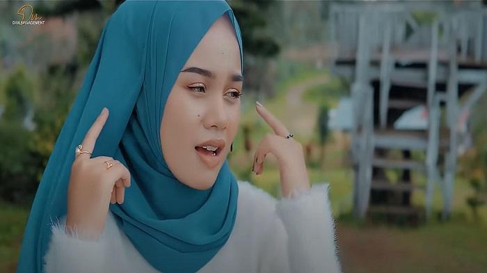 Download Lagu MP3 Minang Indah Delvia, Buruak Parangai hingga Taluko ...