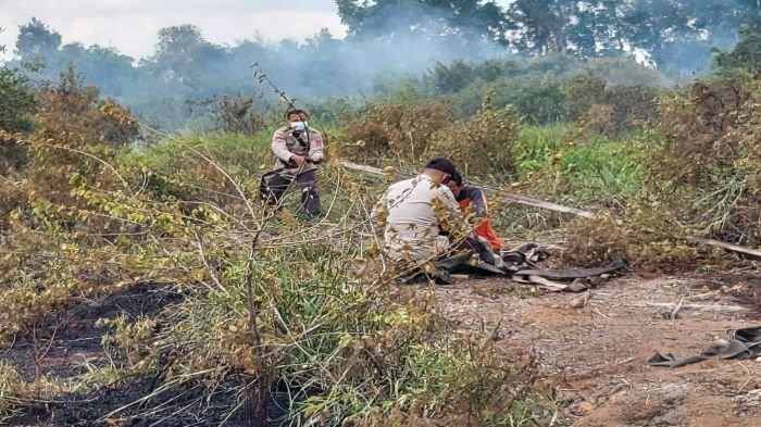 Tim Gabungan Berjibaku Padamkan Karhutla di Indralaya Utara, Polres OI Terjunkan Tim Avatar ...