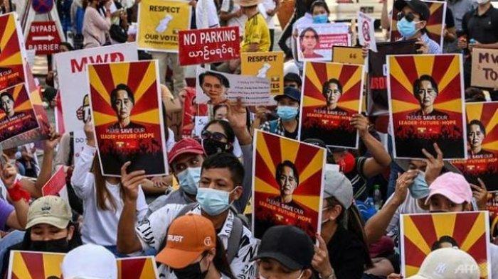 Demonstran Myanmar Kepung KBRI di Yangon, Ini Tanggapan Menteri Luar ...