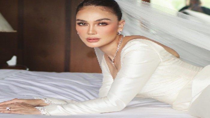 4 Wanita Dinikahi Pria Lebih Muda, Ada yang Terpaut 55 Tahun, Terbaru Luna Maya dan Maxime ...