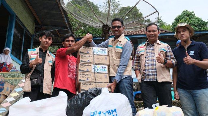Aksi Cepat Tanggap PLN UP3 Lahat, Salurkan Bantuan Korban Banjir Bandang Bersama YBM PLN ...