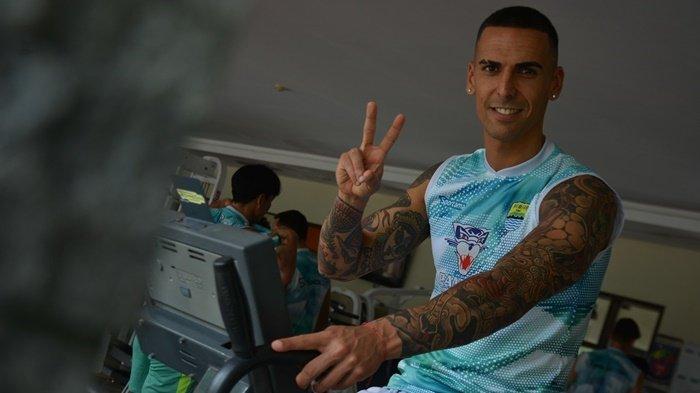 Pemain Asing Anyar Persib Bandung Akui Kesulitan Debut di Liga ...