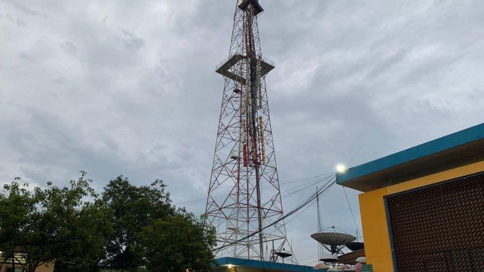 Puncak Tower Milik TVRI Sumsel Patah, Kini Dipasang Garis Polisi ...