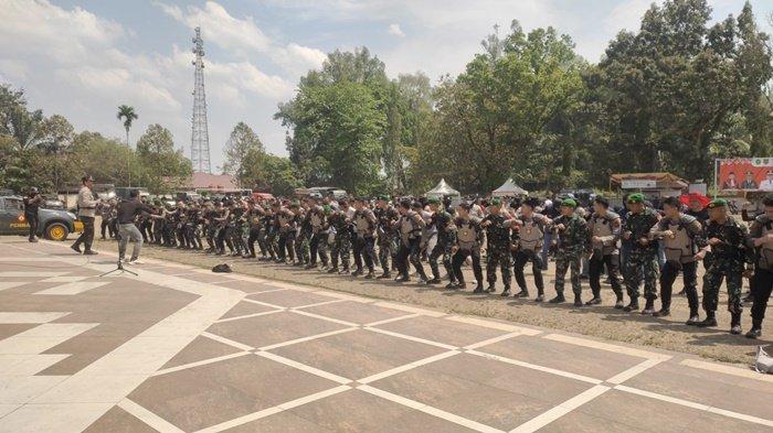 Simulasi Sispam Pemilu 2024: Massa Unjuk Rasa Terlibat Aksi Kejar-Kejaran Bak Film - Sripoku.com