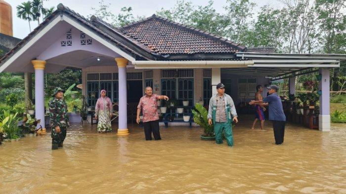 Enam Desa di Tungkal Jaya Muba Terendam Banjir, Tiga Akses Jalan Sempat Terganggu - Sripoku.com