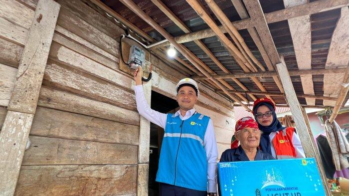 Berkah Ramadan, PLN UID S2JB Nyalakan Listrik 117 Pelanggan Prasejahtera Gratis - Sripoku.com