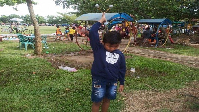 Taman Kota Baturaja, Dihibur Permainan Lato-lato dengan Gaya Ekstrim ...