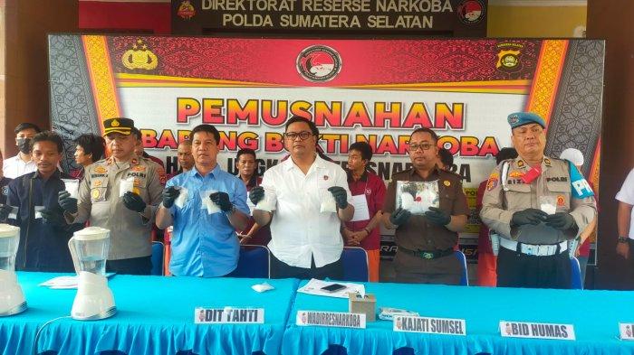 Polda Sumsel Musnahkan 1,4 Kilogram Sabu-sabu, Ada Barang Bukti Milik Oknum Polisi Muratara ...
