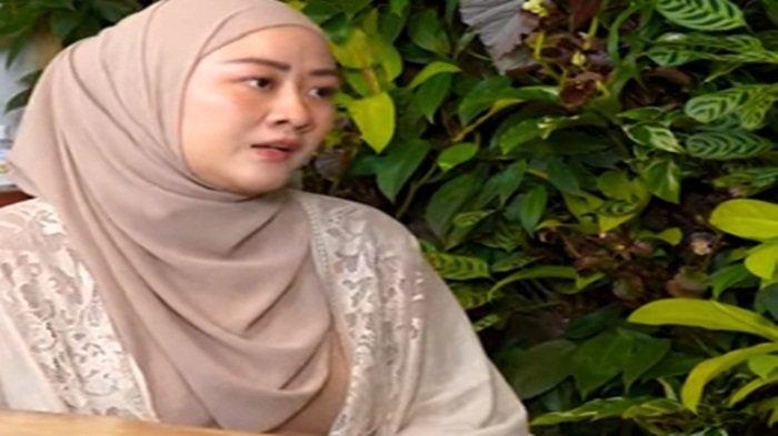 Momen Kehamilan Fanny Kondoh, 1 Minggu Transfer Embrio Kondisi Suaminya ...