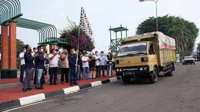 Peduli Lingkungan, PTBA Bagikan 9 Ribu Paket Sembako untuk Masyarakat ...