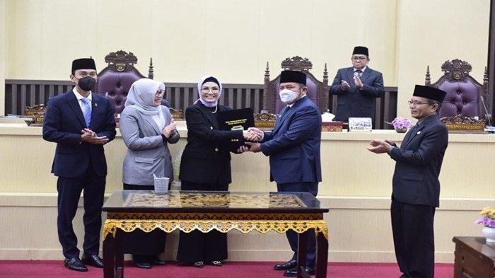 Eksekutif dan Legislatif Sumsel Sepakati Perubahan KUA-PPAS APBD 2022 ... Eksekutif dan Legislatif Sumsel Sepakati Perubahan KUA-PPAS APBD 2022 ...