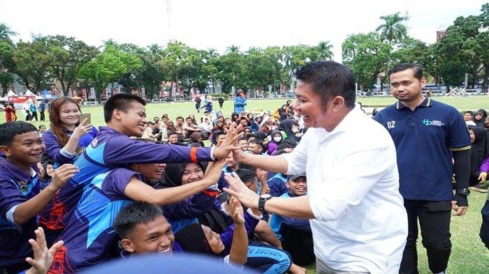 Herman Deru Dekat Sama Pelajar SMA se-Kota Palembang, Semangati Peserta ...