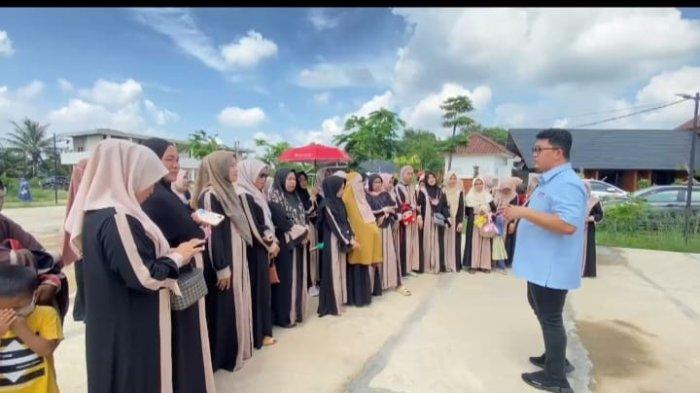 Hari Pertama Kampanye, TKD Prabowo-Gibran Sumsel Bagikan Ribuan Nasi dan Susu Gratis - Sripoku.com