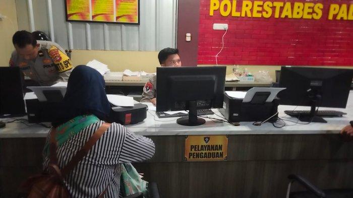 Jalan-jalan Bareng Keluarga ke BKB, Handphone Ibu Rumah Tangga di ...