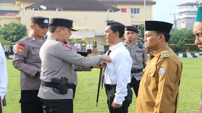 Kapolda Sumsel Kembali Memberikan Penghargaan dan PIN Emas Kepada Personil Berprestasi - Sripoku.com