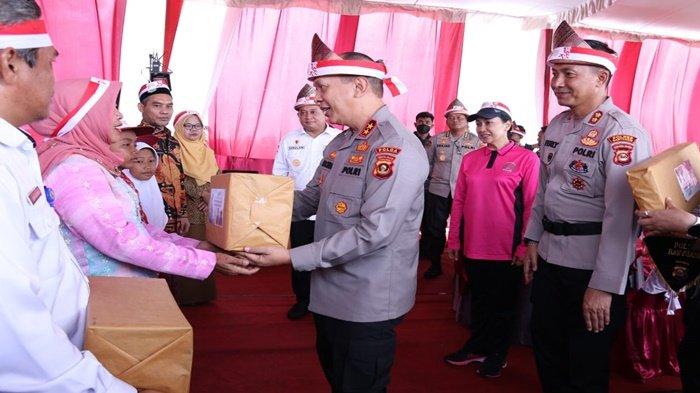 Kapolda Sumsel Mengajak Warga Banyu Urip Banyuasin untuk Menjaga ...