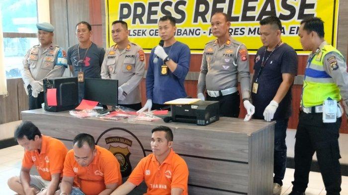 Palsukan SIM BII Umum, Tiga Orang Warga Kabupaten Muara Enim Diamankan ...