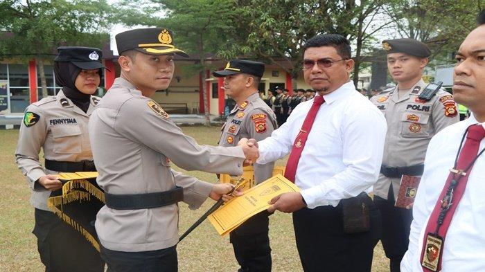 32 Personil Polres Muara Enim Berprestasi Terima Penghargaan dari Kapolres - Sripoku.com