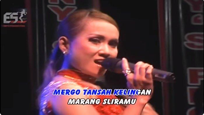 Lirik dan Terjemahan Lagu Layang Sworo - Eny Sagita: Mung Mambai Kangene Atiku - Sripoku.com