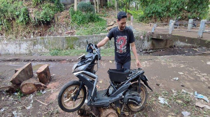 Cerita Korban Banjir Bandang, Motor Kurir JNT di Kota Pagar Alam ...