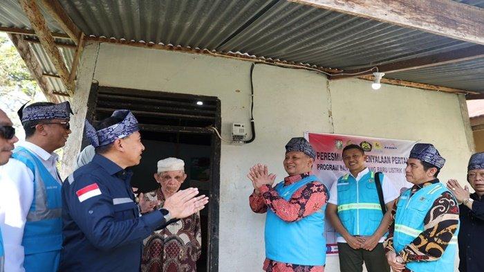 Negara Terus Hadir, Kini 980 Keluarga Pra Sejahtera di Riau Disambung Gratis Listrik PLN ...