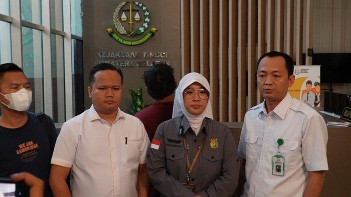 Dua Tahun Hidup Dipelarian, Tato Ditangkap Tim Tabur Kejati Sumsel - Sripoku.com